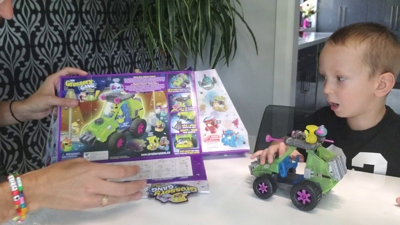 Grossery Gang 2 in 1 Gross Glow Assault Vehicle with Cyber Slop Pizza ...