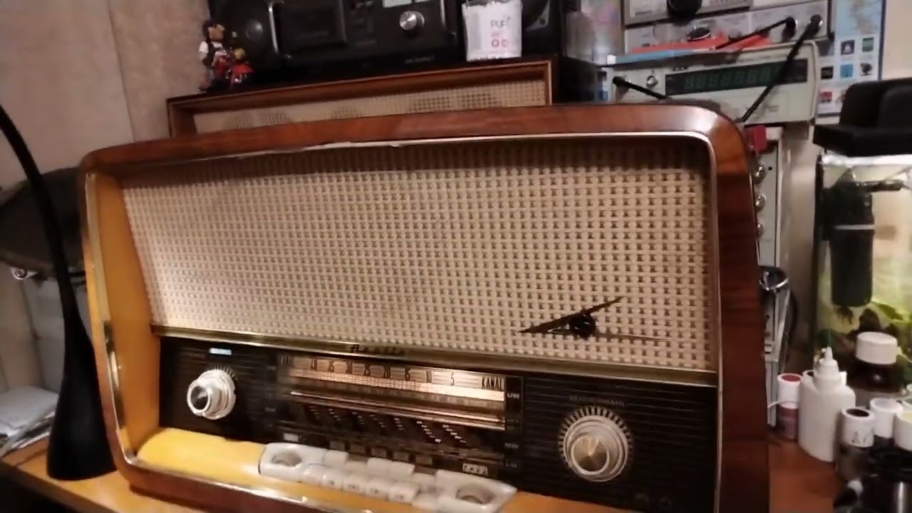 Loewe Opta 4760w - YouTube