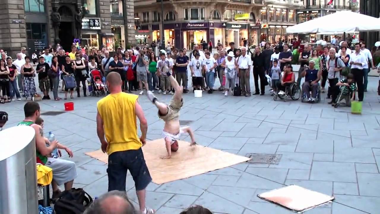 Street break dancers in Vienna - YouTube