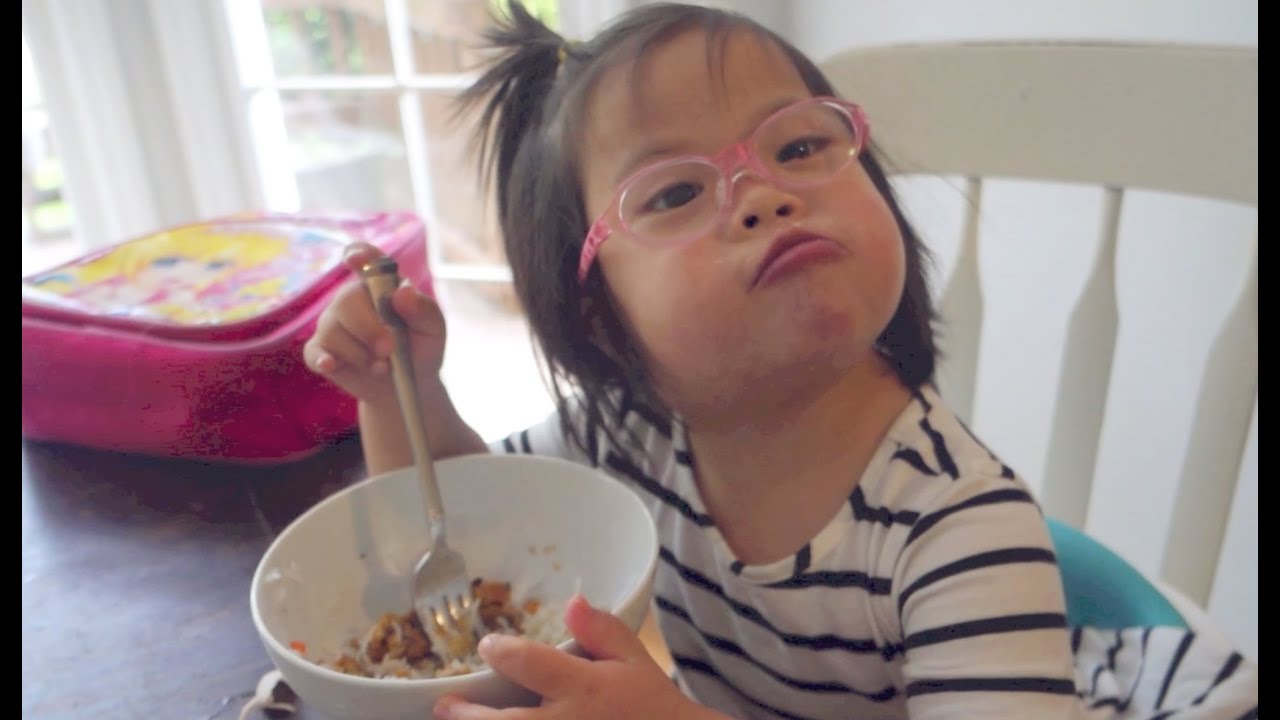 SHE WILL EAT ANYTHING! | DAY IN THE LIFE - YouTube