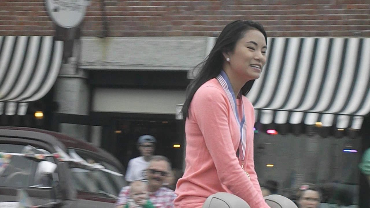 Pretty Asian woman... "Rose Warren" is her name. - YouTube