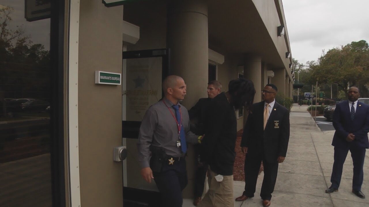 Convicted felon arrested with loaded gun, drugs on RTS bus - YouTube