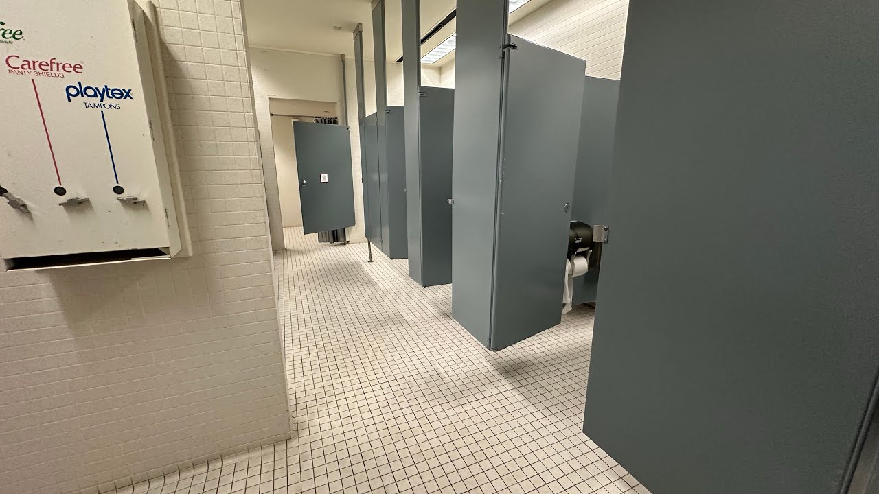 [1086] UH Hines College of Architecture Women’s Restroom - YouTube