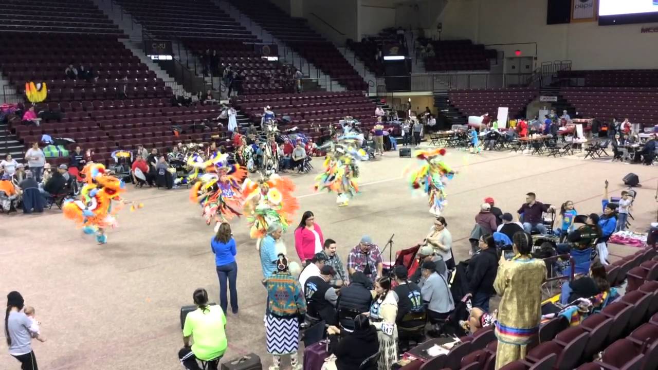 Men's fancy @ CMU pow wow 2016 - YouTube