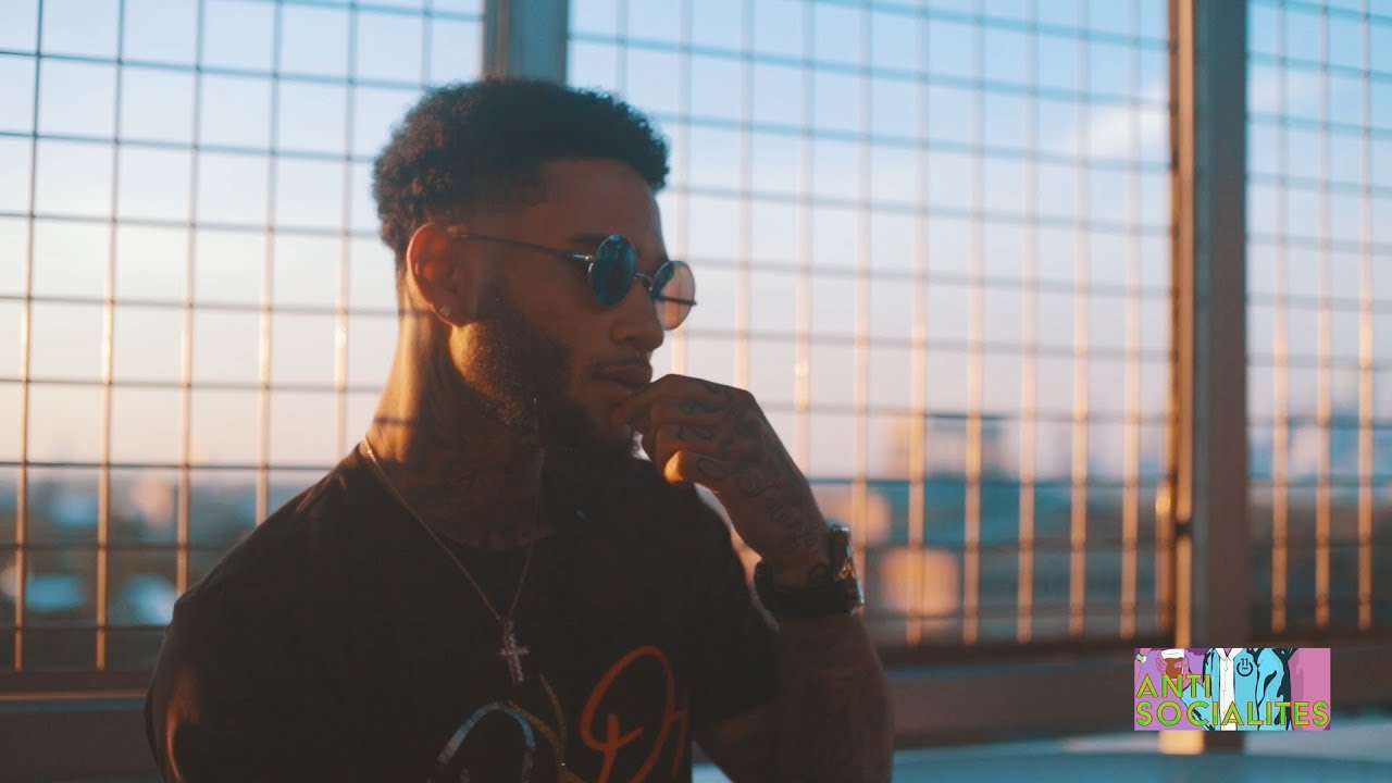 MoCity JayBee Talks Modeling, New Music, His Date Life + More ...