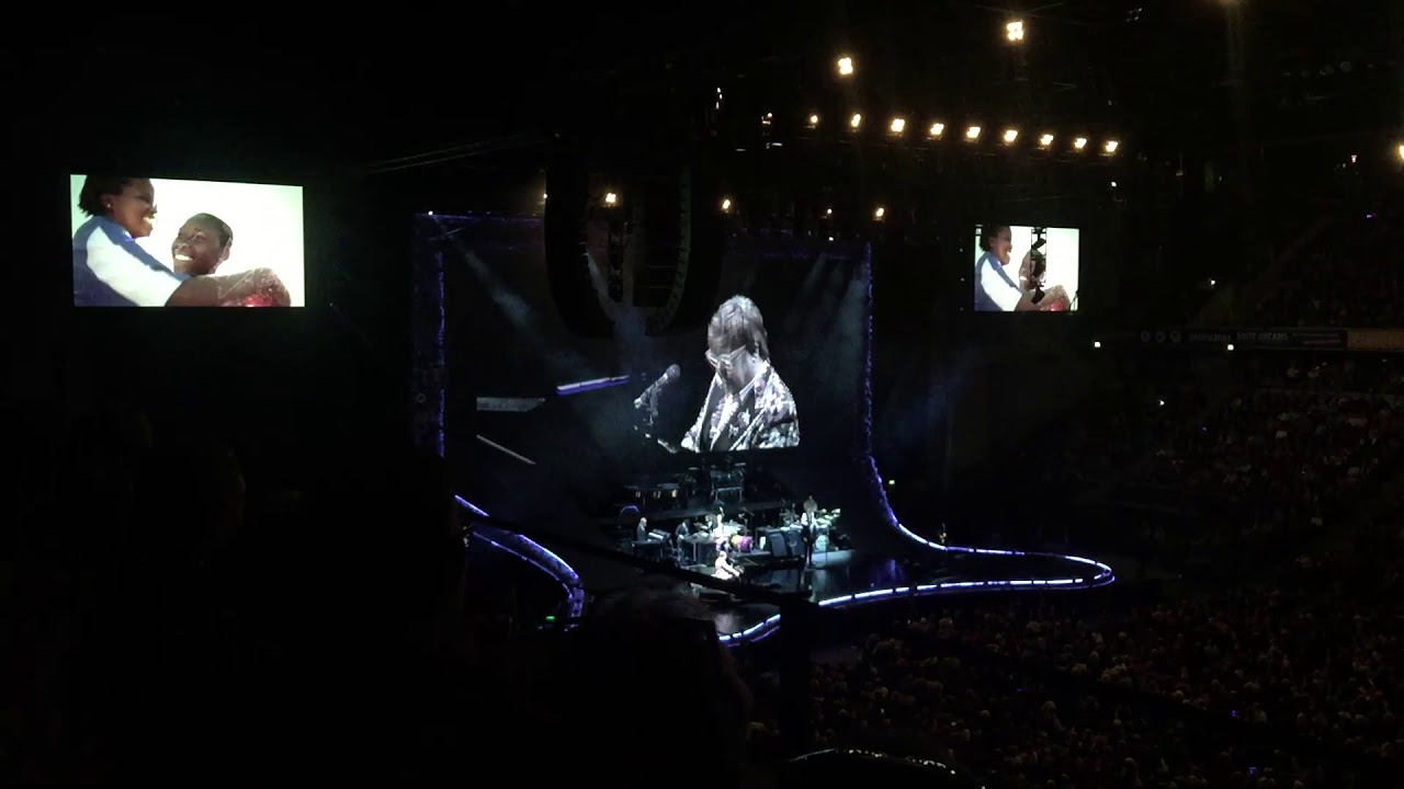 Elton John-Believe- Live 2019 - YouTube