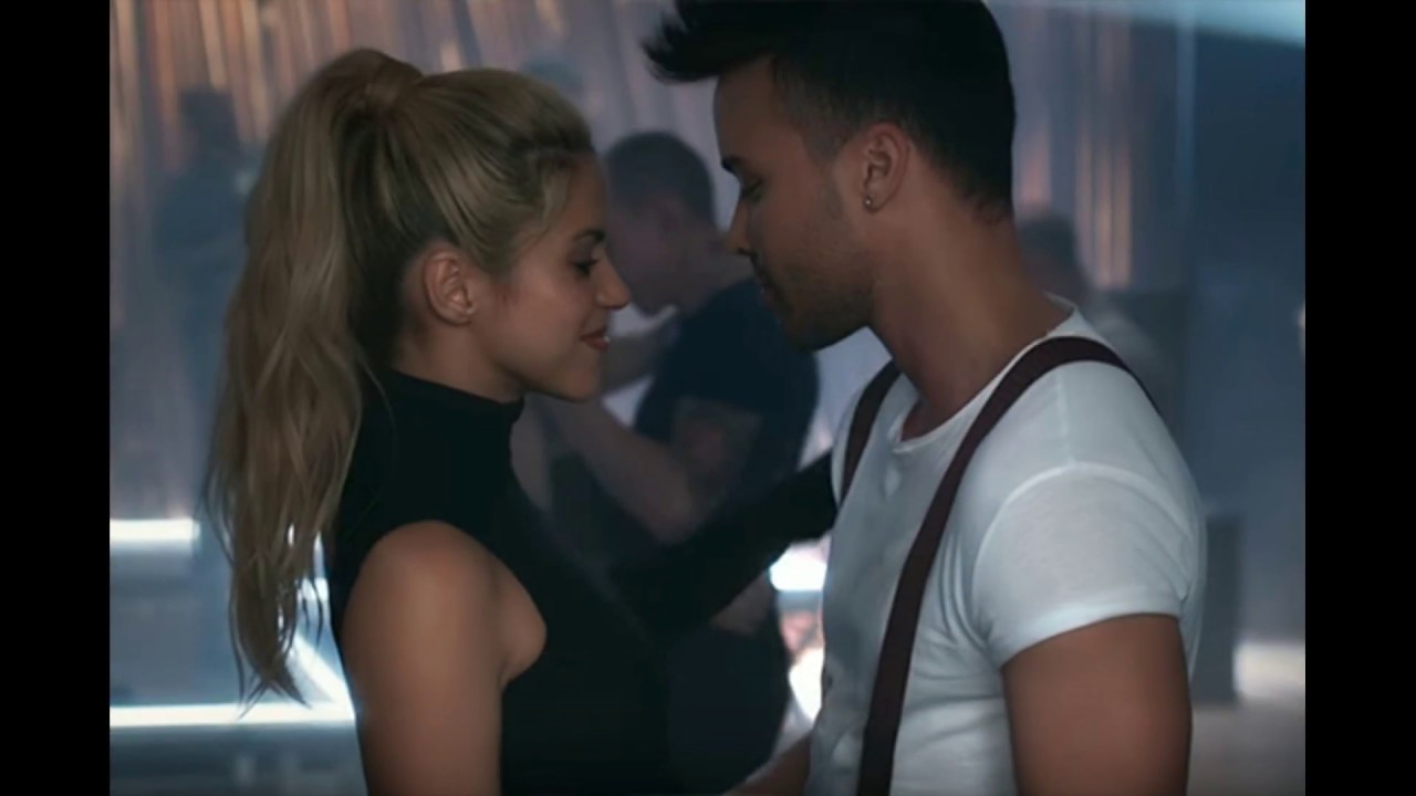 Prince Royce feat. Shakira - Deja vu (Lyrics) - YouTube