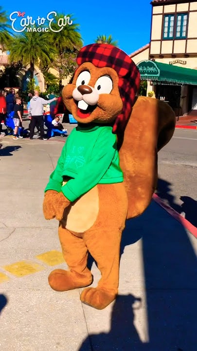 Earl The Squirrel Arrives At #universalstudios - YouTube
