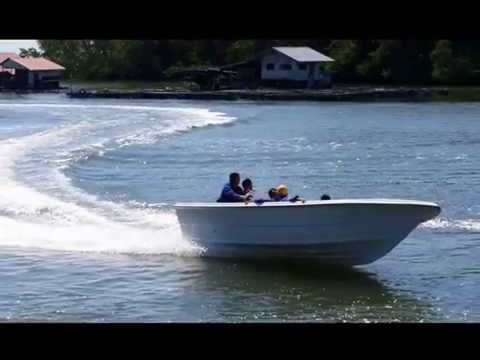 Sea Trial 19ft Prototype Boat - YouTube