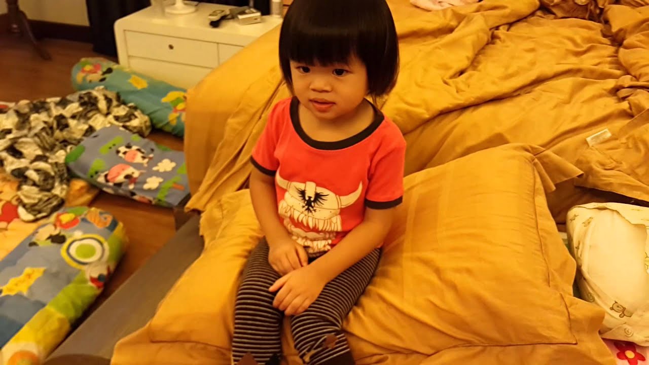 Cute Simone watching tv - YouTube