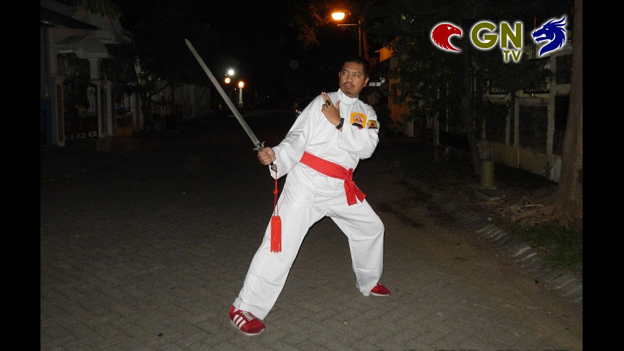 Pedang Putri Senjata Silat Perisai Diri - YouTube