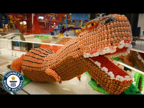 Giant Balloon Dinosaur Sculpture - Guinness World Records