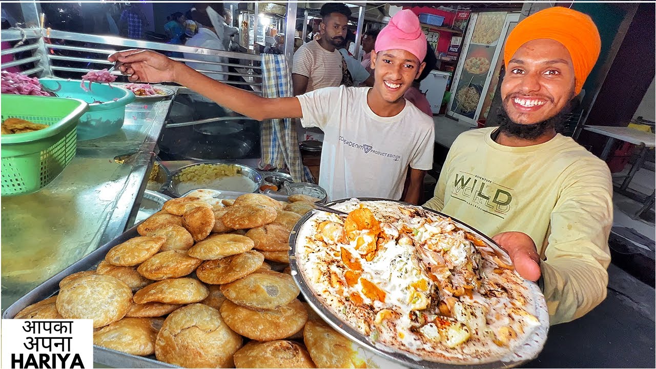 2 Brothers sell Aloo Chaat, Tikki Chole in Punjab Street Food - YouTube