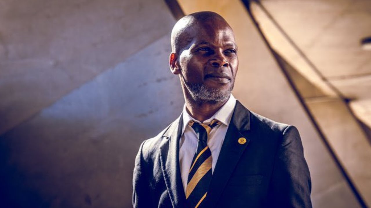 Leonardo Castro EXPOSES Arthur Zwane and Kaizer Chiefs! - YouTube