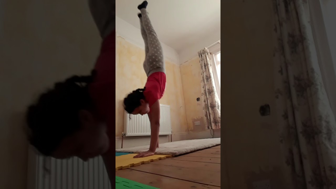Gymnastics Handstand-Walk - YouTube