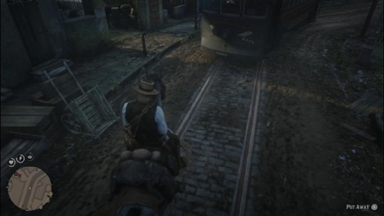 Arthur Morgan falls while dismounting - YouTube