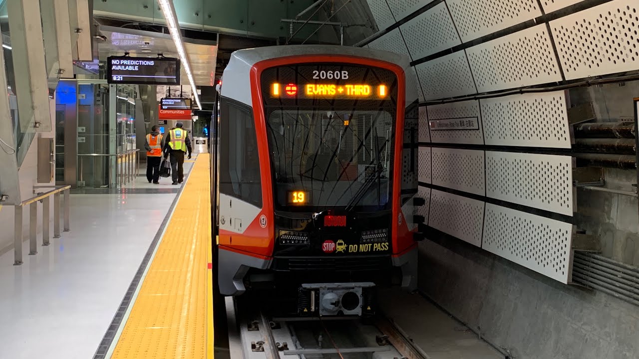 First Chinatown Bound Train | SF MUNI 2019 Siemens S200 LRV4 #2060 on T ...