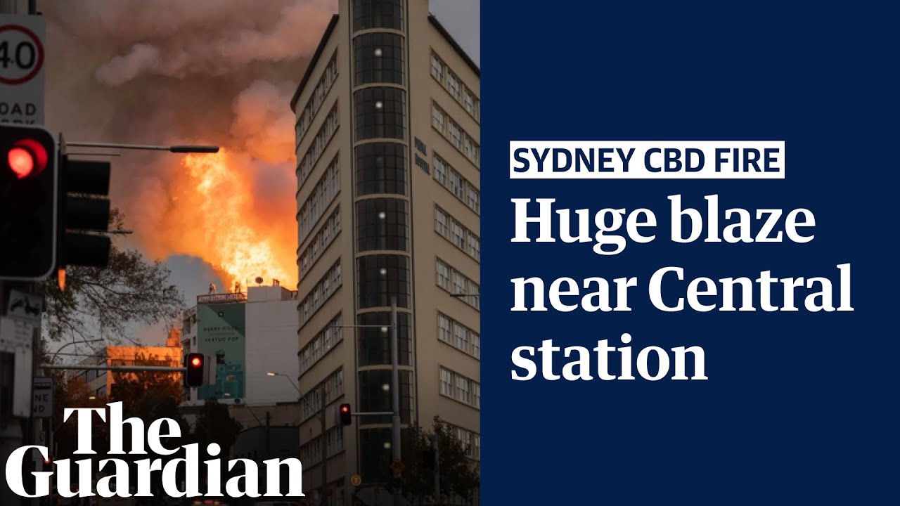 Surry Hills building fire: massive blaze breaks out in Sydney CBD - YouTube