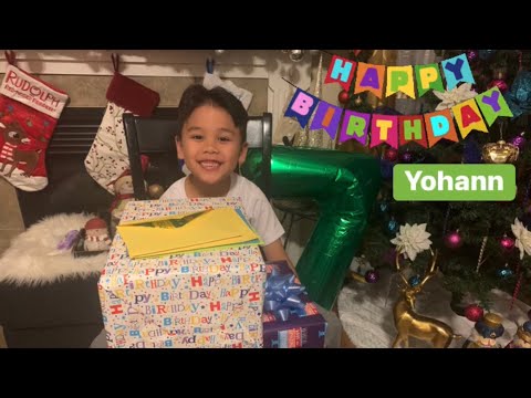 Happy 7th Birthday Yohann🎂Time to open the gifts🎁(happy sya sa mga box ...