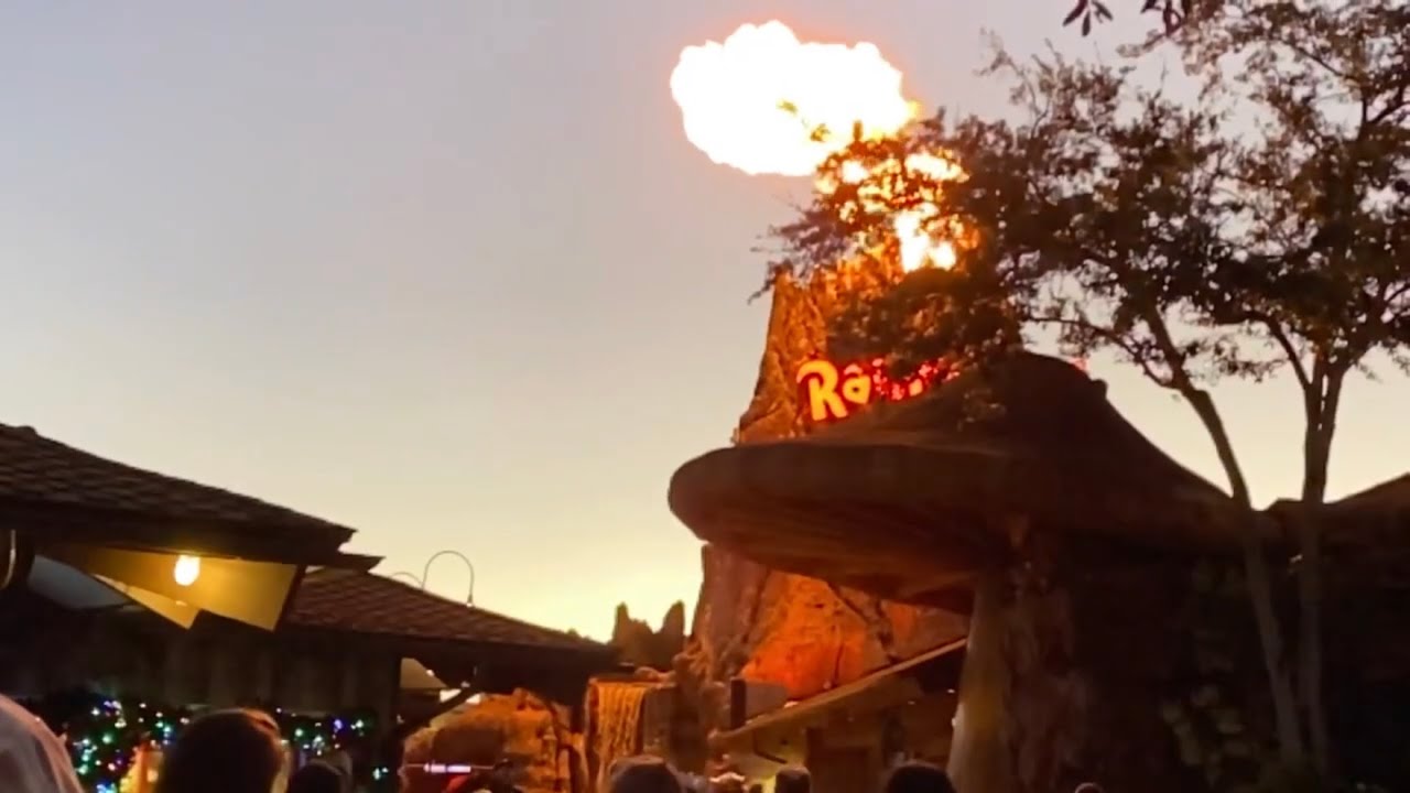 Rainforest Cafe Volcano In Slow Motion - YouTube
