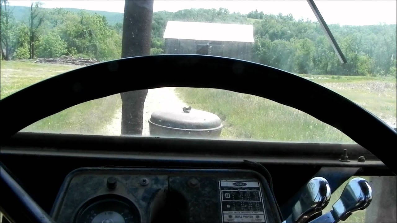 Ford 9600 Hauling Silage - YouTube
