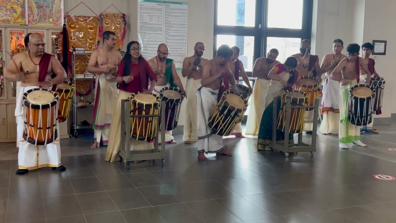 Panchari Melam at the Guruvayoor Temple, Brampton, Canada - YouTube