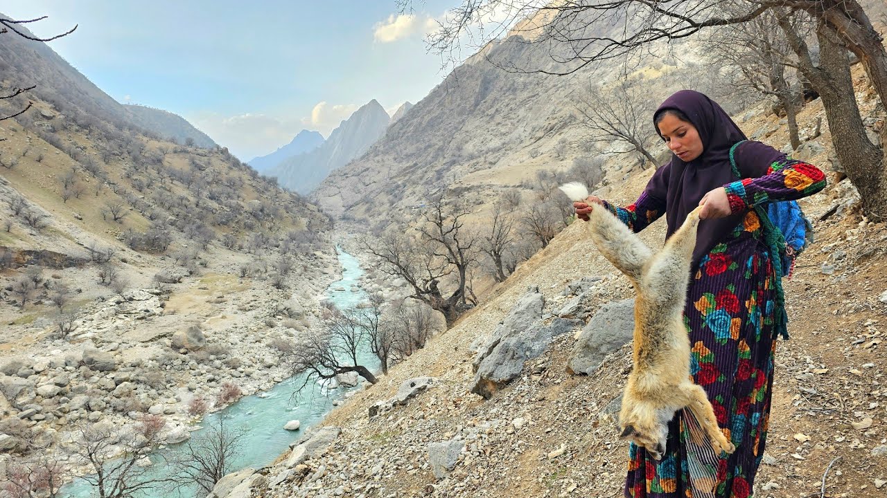 Life in the mountains: fox hunting and fishing by a nomadic woman - YouTube