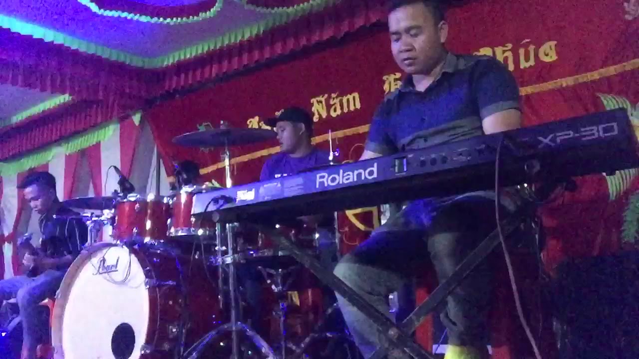Ước Gì - Bossa Nova [ Cover ] Band Thaly - YouTube