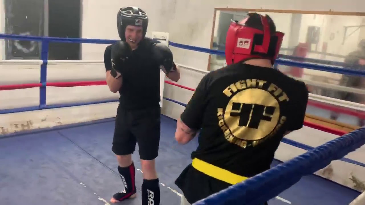 FIGHT FIT kickboxing #Eastwood - YouTube