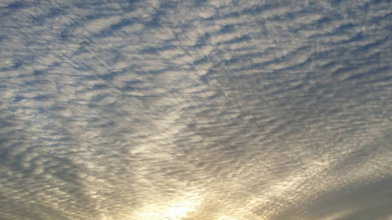 Strange sky ripple clouds - YouTube
