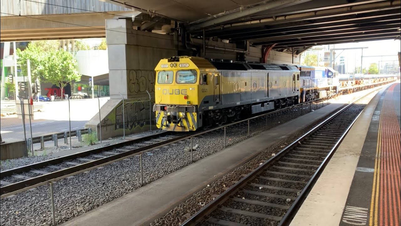 QUBE G521 & RailFirst VL351 Departing Southern Cross Station to Long ...