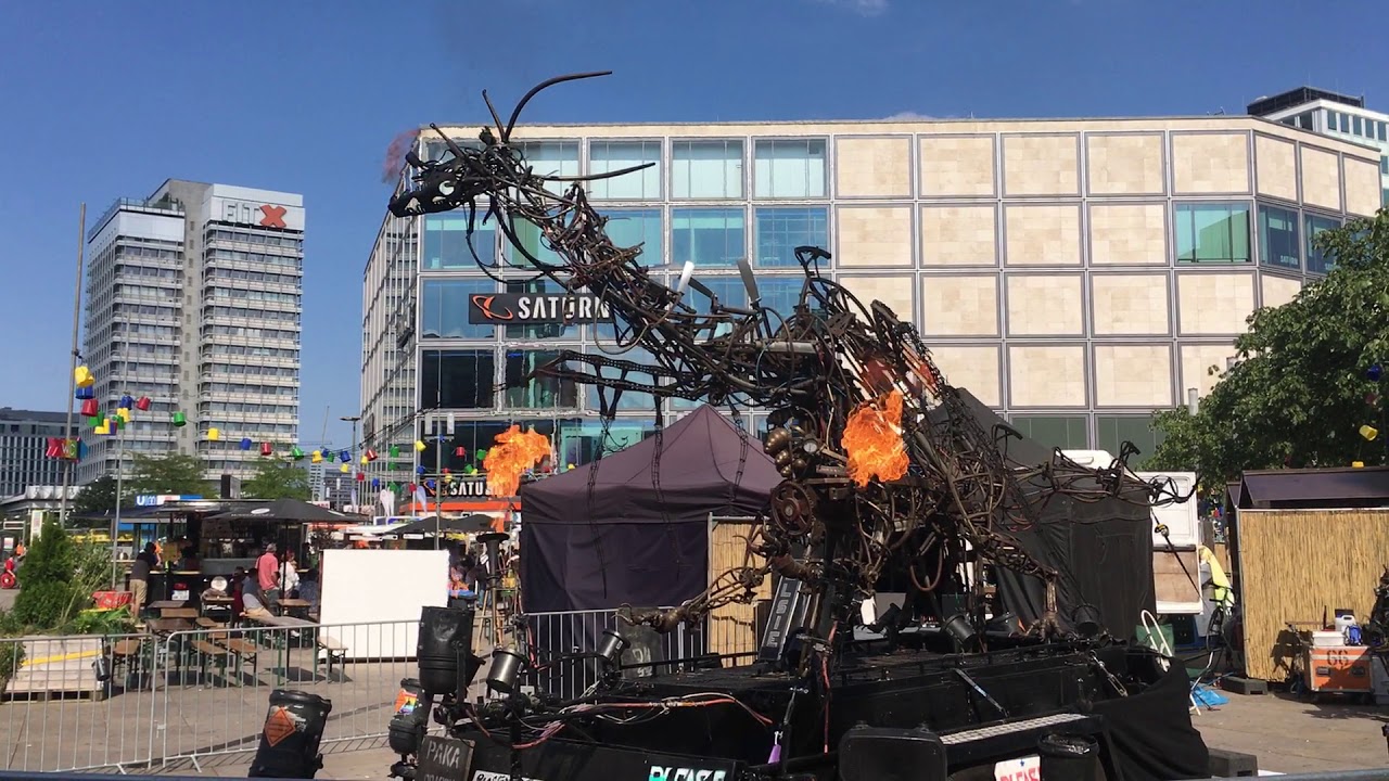 Insane Epic Fire Breathing Real Life Mechanical Dragon - YouTube