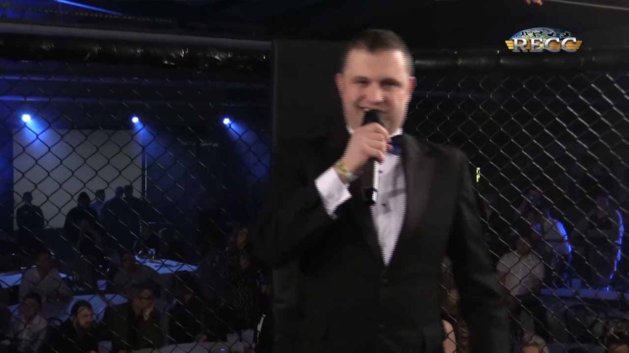 Bombardier (B52) vs Daniel Podmore - YouTube