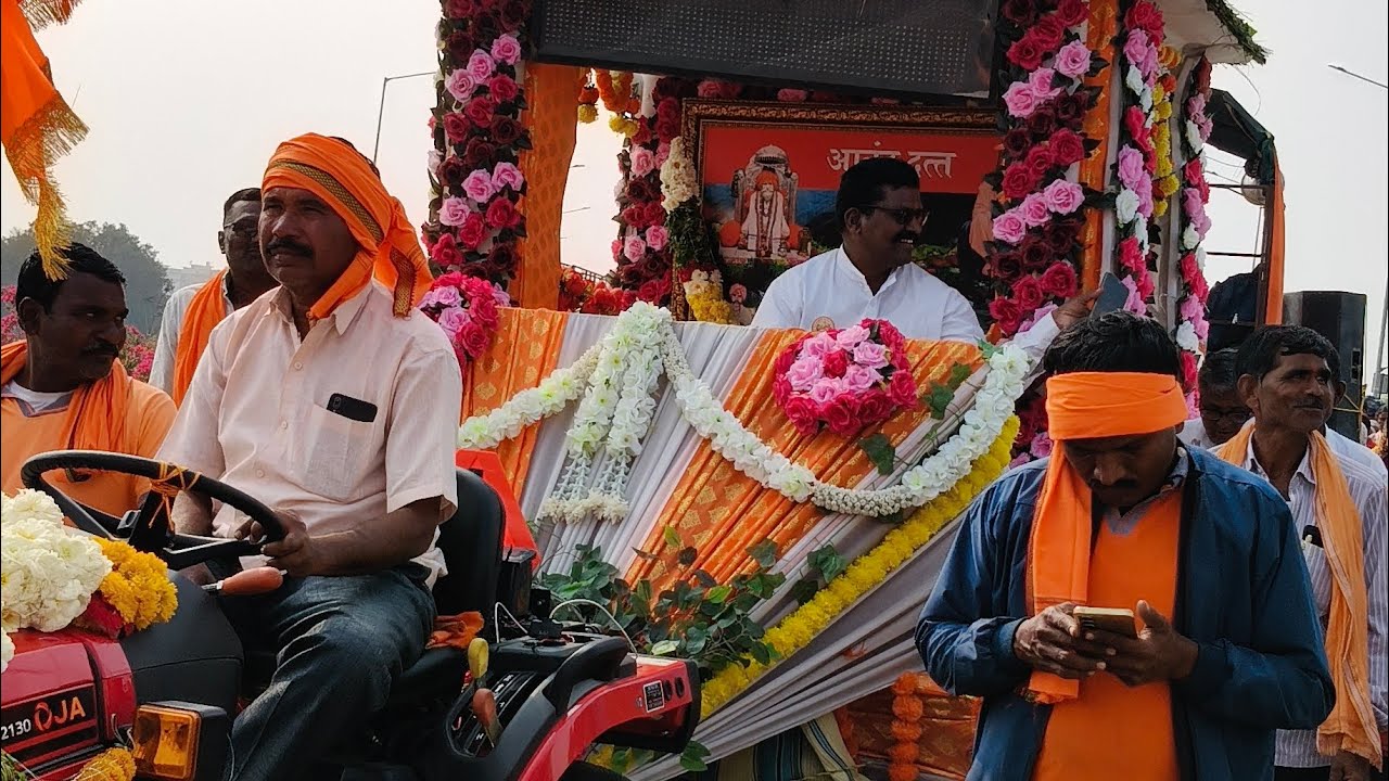 Datta digambar paiyapra nanded to mahur gad - YouTube