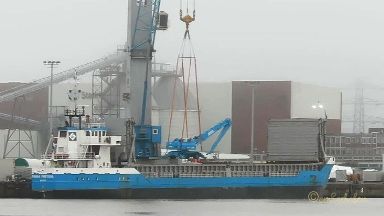 coaster PRIMA FORTUNA OJPF IMO 8817368 BJ 1990 discarging MHL360 Terex ...