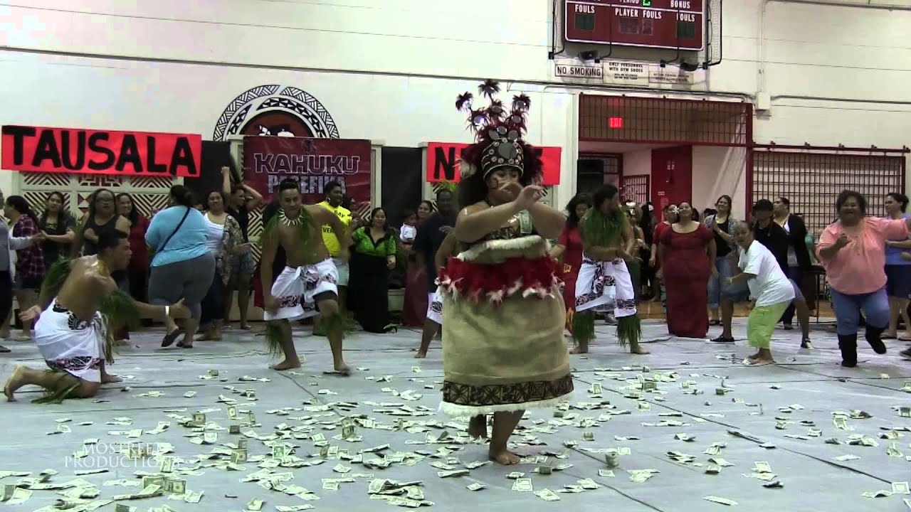 Kahuku Tausala Night 2015 - Malia Tupola - YouTube