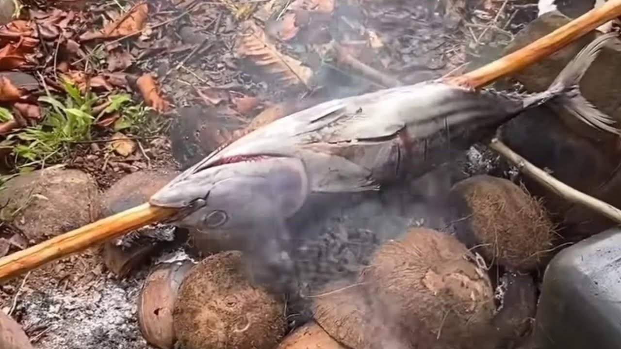 LECHON NA ISDA | BUDOL FIGHT - YouTube