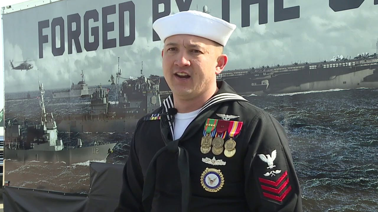 Local students experience the Navy with the help of virtual reality ...
