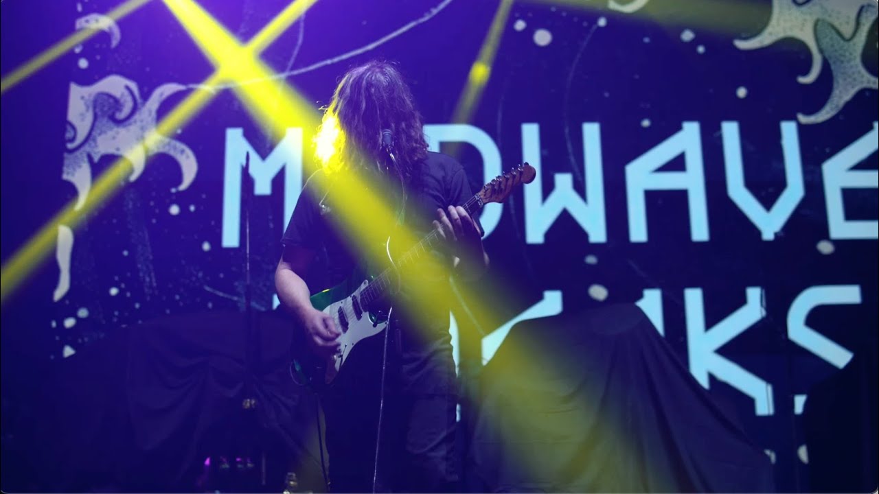 Midwave Breaks - Souvenirs Live @ Wolfbrook Arena NZ - YouTube