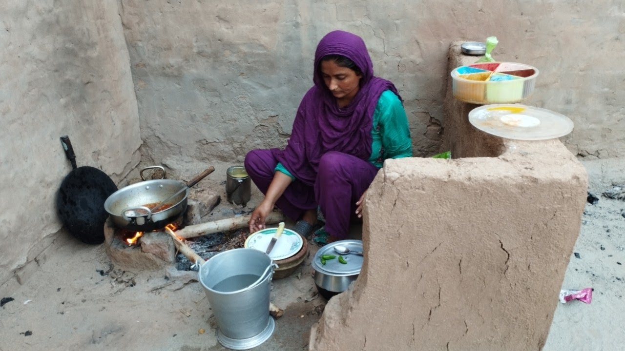 Pakistan village life| #cooking village food for dinner routine - YouTube