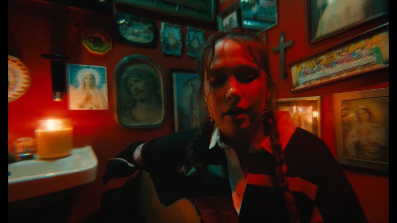 Ruby Waters - Heather (Live From the Bathroom) - YouTube