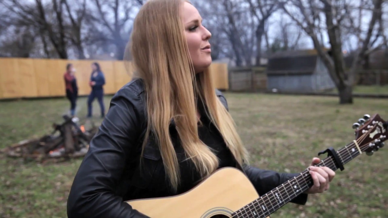 Jessica Mitchell - Grown Up Things [Acoustic] - YouTube