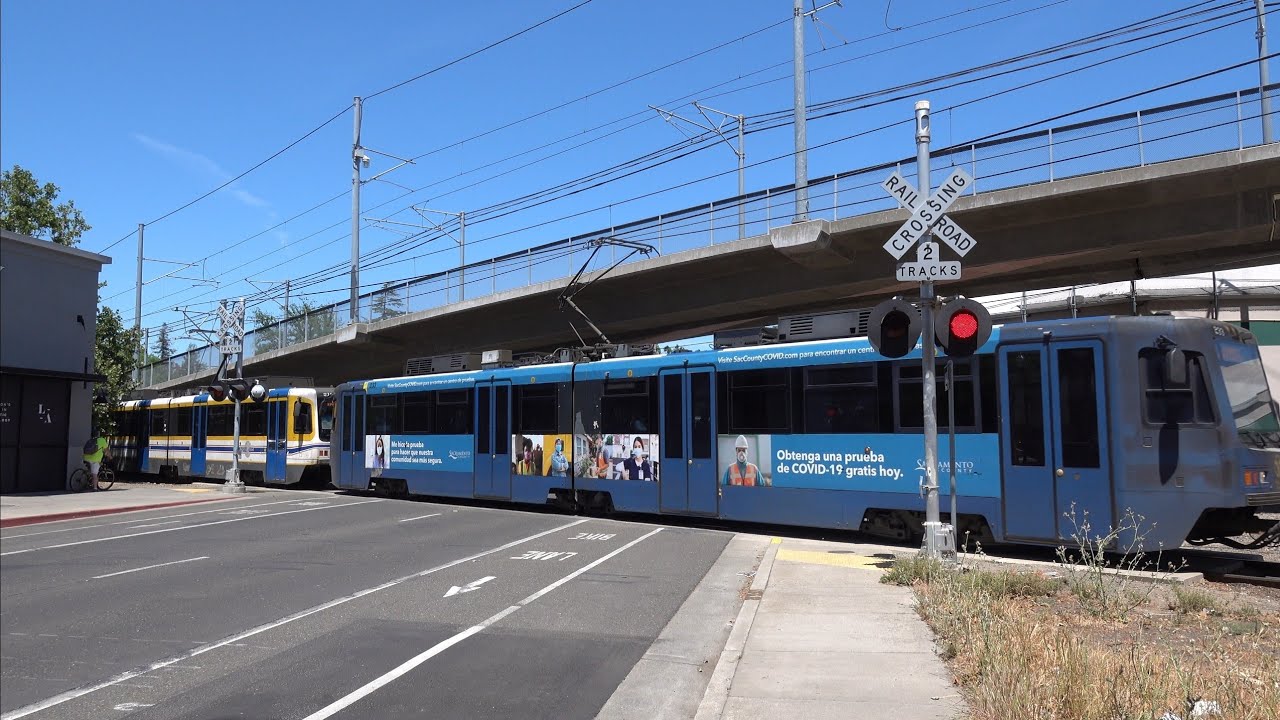 SACRT 233 Blue Line Light Rail Outbound, 19th St. Railroad Crossing ...