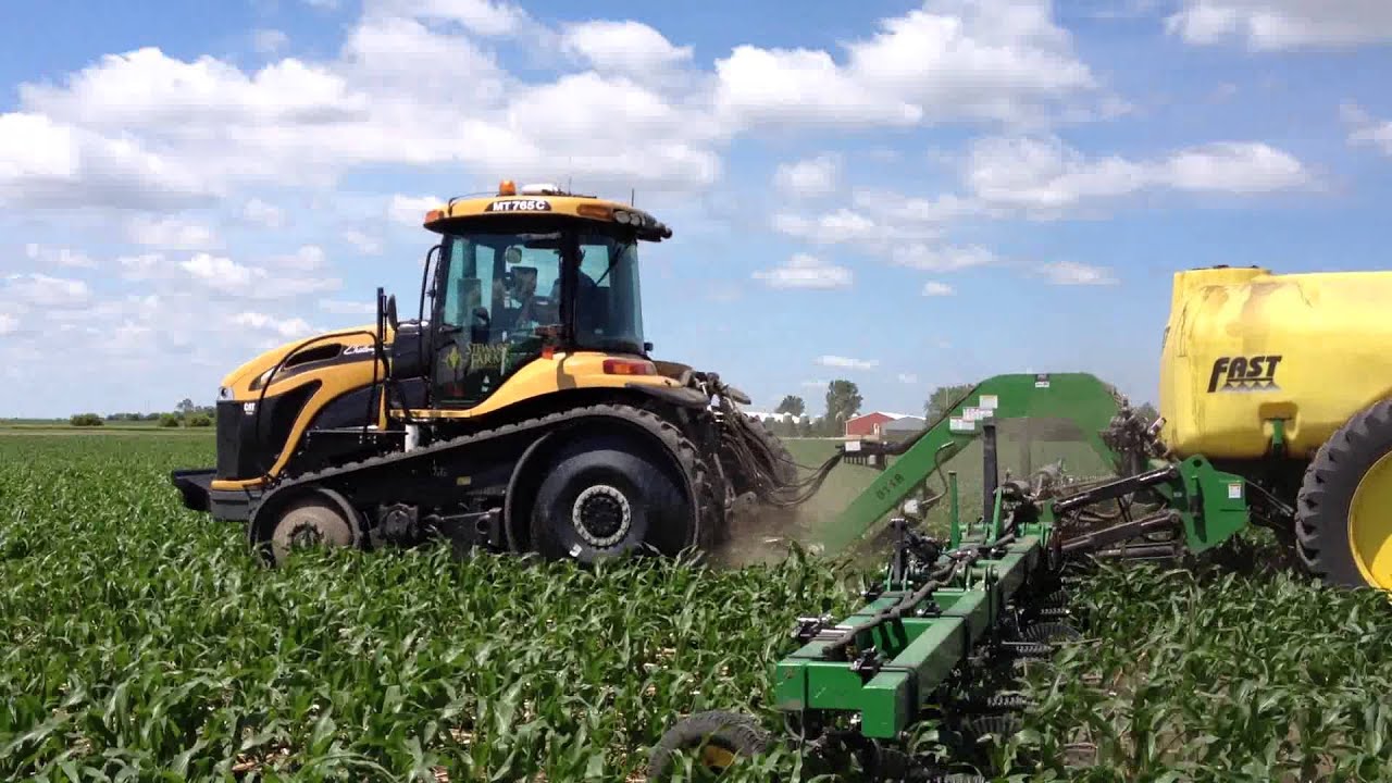 Side-dressing Corn 2014 - YouTube