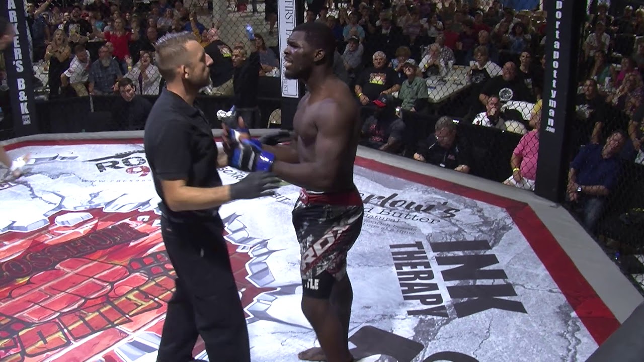 Colosseum Combat 50 - Robert Grigsby vs Quynten Watson - YouTube