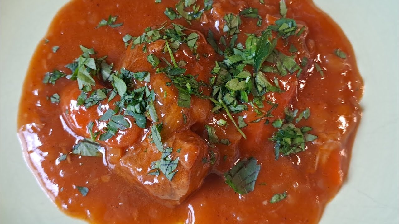 Beef with vegetables (Moscharaki Kokkinisto) Greek Recipe - YouTube