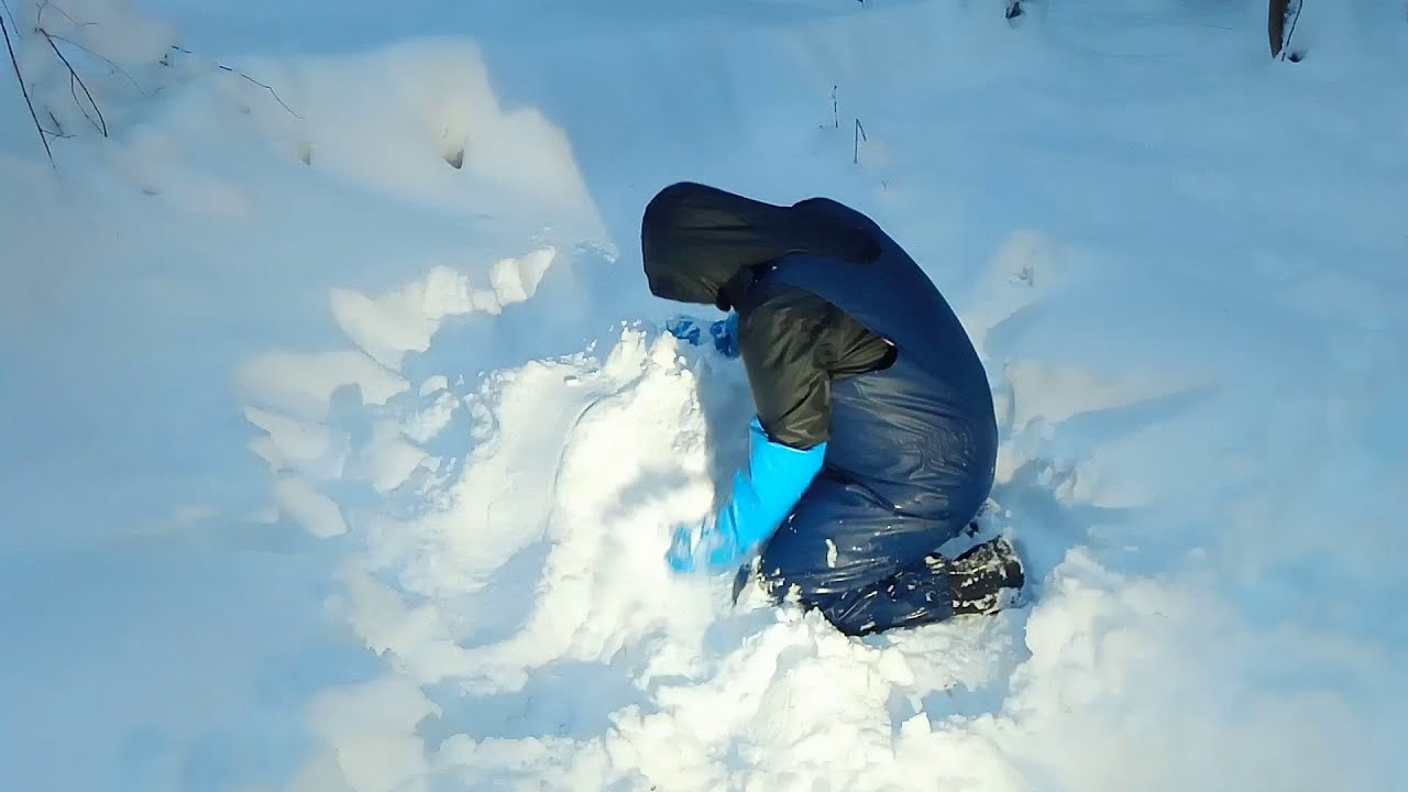 Playing in snow - YouTube