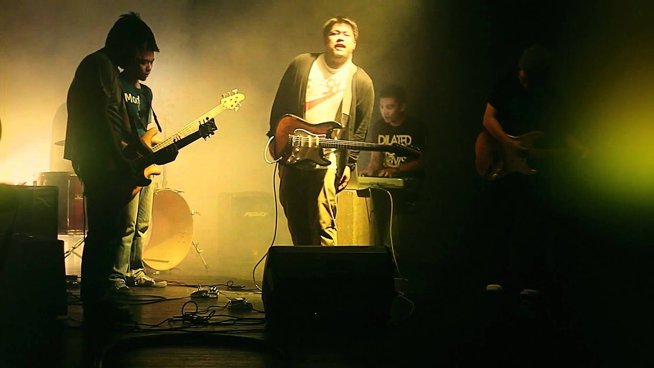 Carlos Castaño - Bright Yellow (Official Music Video) - YouTube