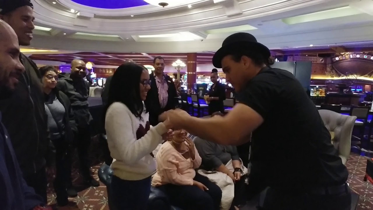 Magic at the Casino! ( Finger Guillotine Trick) - YouTube