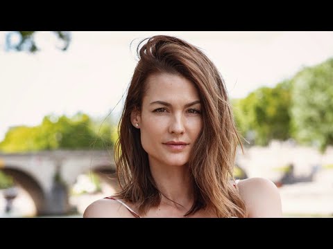 Lauriane Gilliéron: Actress - Miss Switzerland - Love on the Rock -  CSI Las Vegas, Castle, Psych